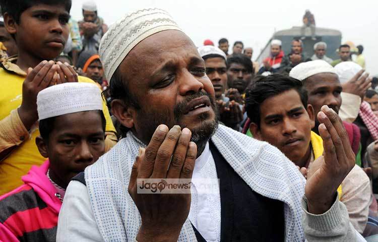 ইজতেমায় আখেরি মোনাজাতে মুসল্লিদের কান্না