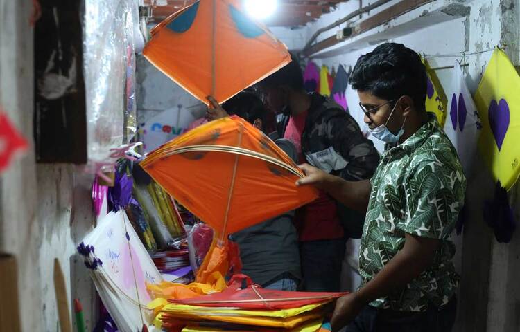 আজকের আলোচিত ছবি : ১৩ জানুয়ারি ২০২১