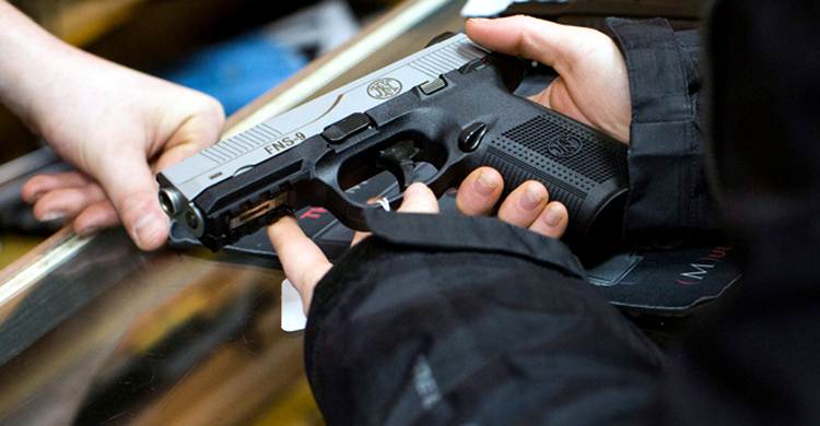 আগ্নেয়াস্ত্র নিয়ন্ত্রণে যুক্তরাষ্ট্রে দুটি বিল পাস