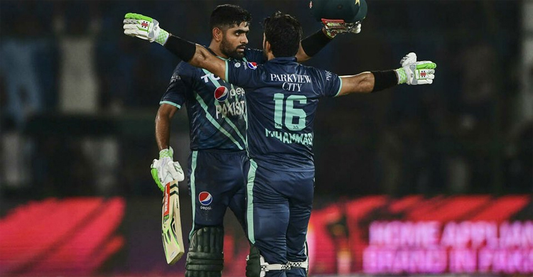Record-breaking Rizwan, Azam star as Pakistan down England
