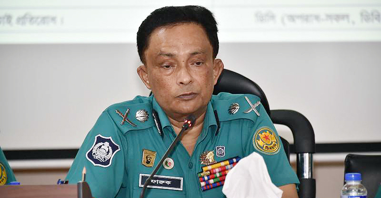 পশুবাহী ট্রাক থামিয়ে চাঁদাবাজি করলে কঠোর ব্যবস্থা: ডিএমপি কমিশনার