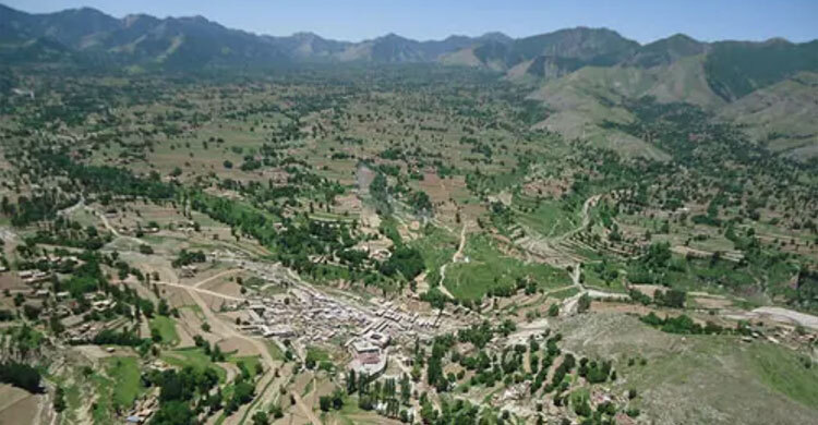 Pakistan airstrike kills 30 of its own in Tirah valley near Afghan border