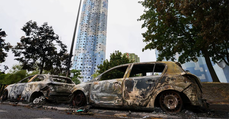 France deploys 45,000 police, armoured vehicles to quell unrest